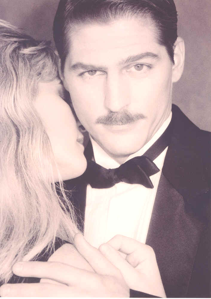 THE MANY LOOKS OF KEVIN SANDERS